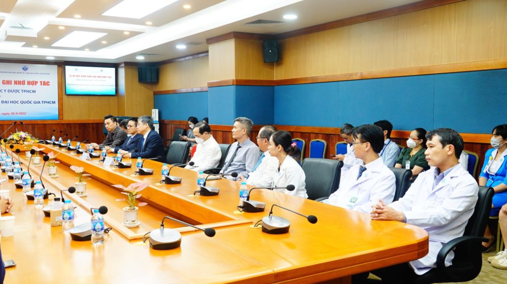 INTERNATIONAL UNIVERSITY SIGNS AN MOU IN COOPERATION WITH THE ...